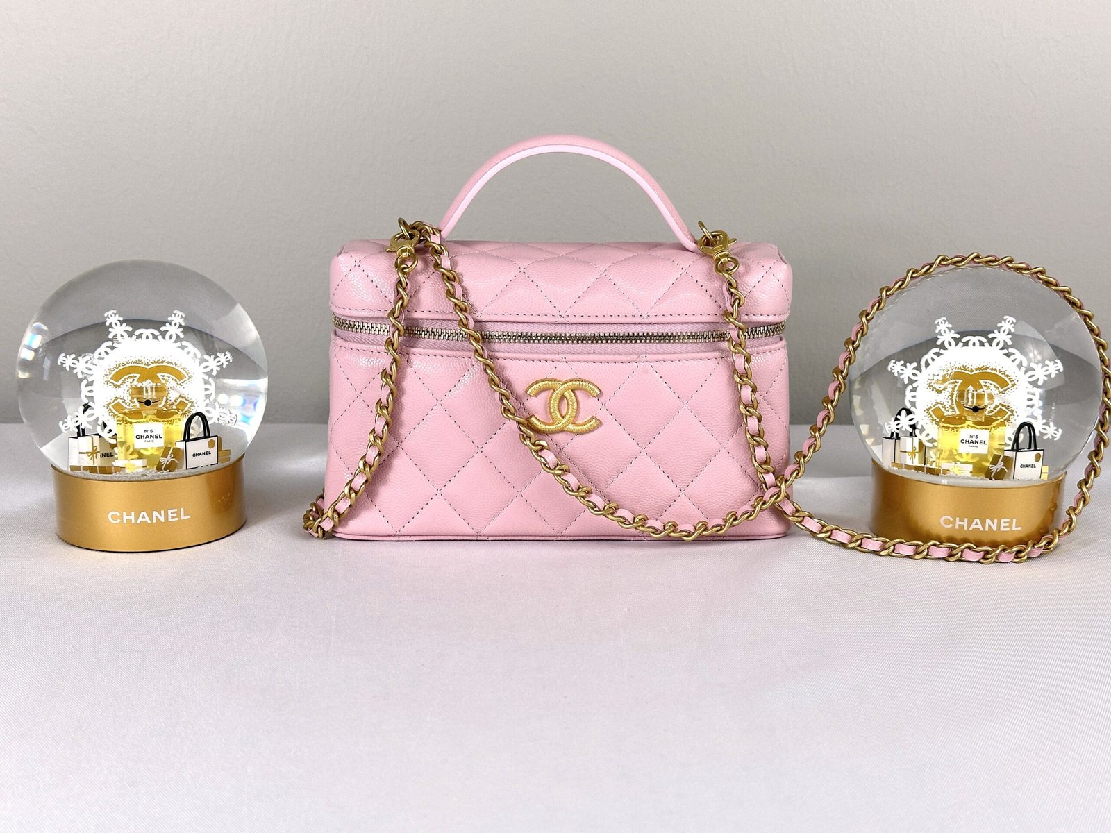 Chanel 25P Pink Caviar Top Handle Long Vanity with Removable Chain ...